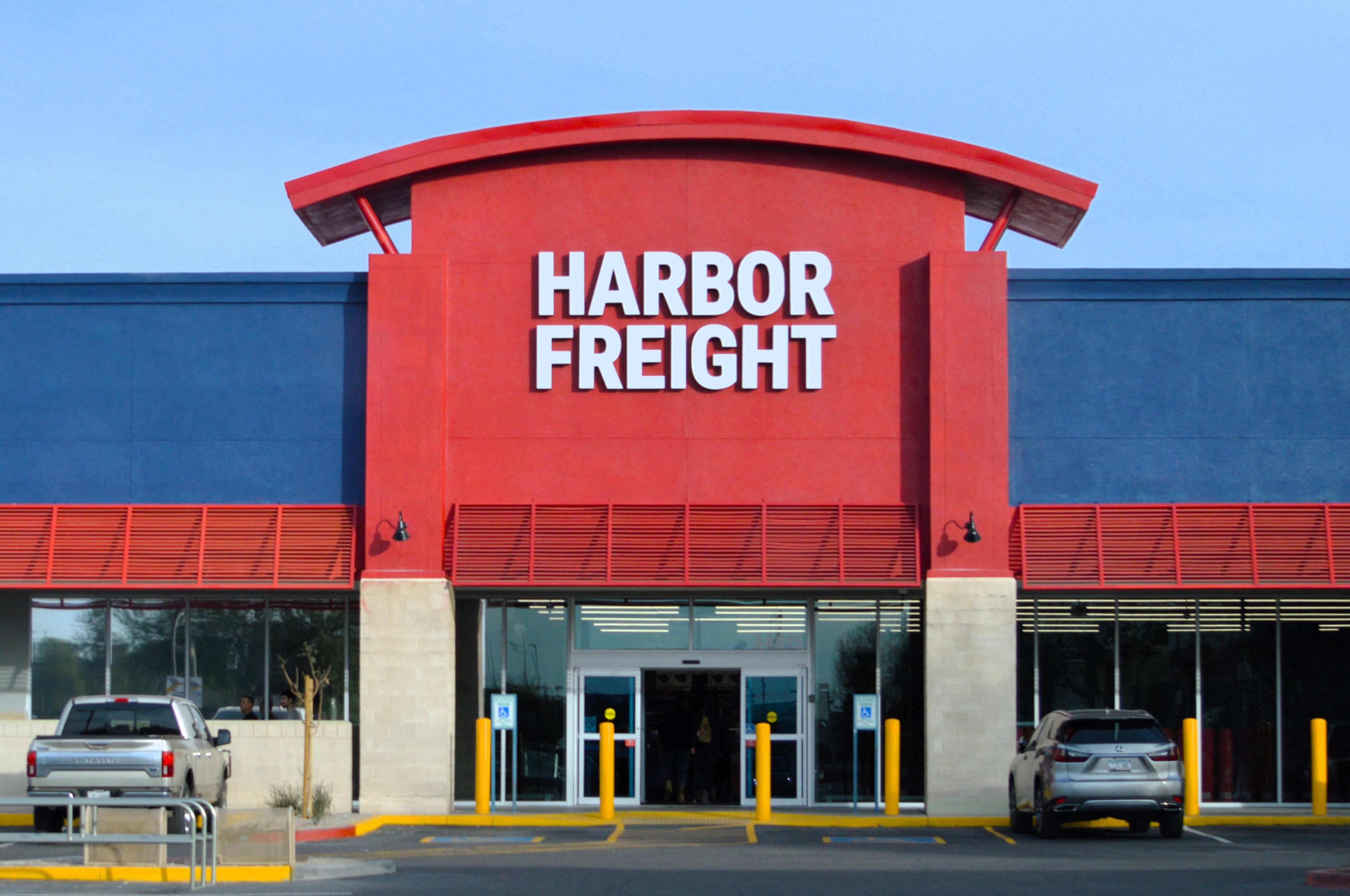Is Harbor Freight Open on Christmas Day? 2025 Holiday Hours - Dengarden