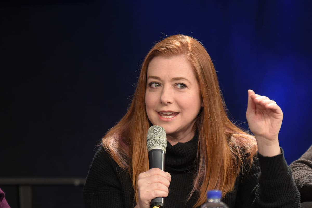 Alyson Hannigan Just Shared Her Relatable Love of Crafting - Dengarden